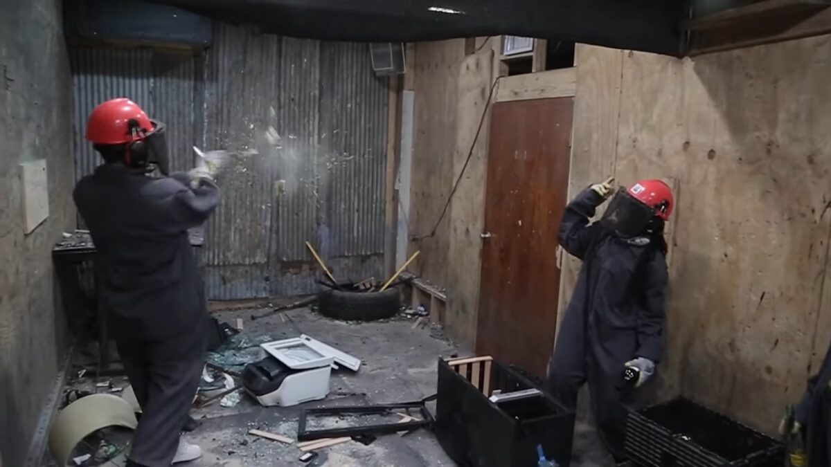Rage Rooms 101 - Everything You Need To Know! • Vowness